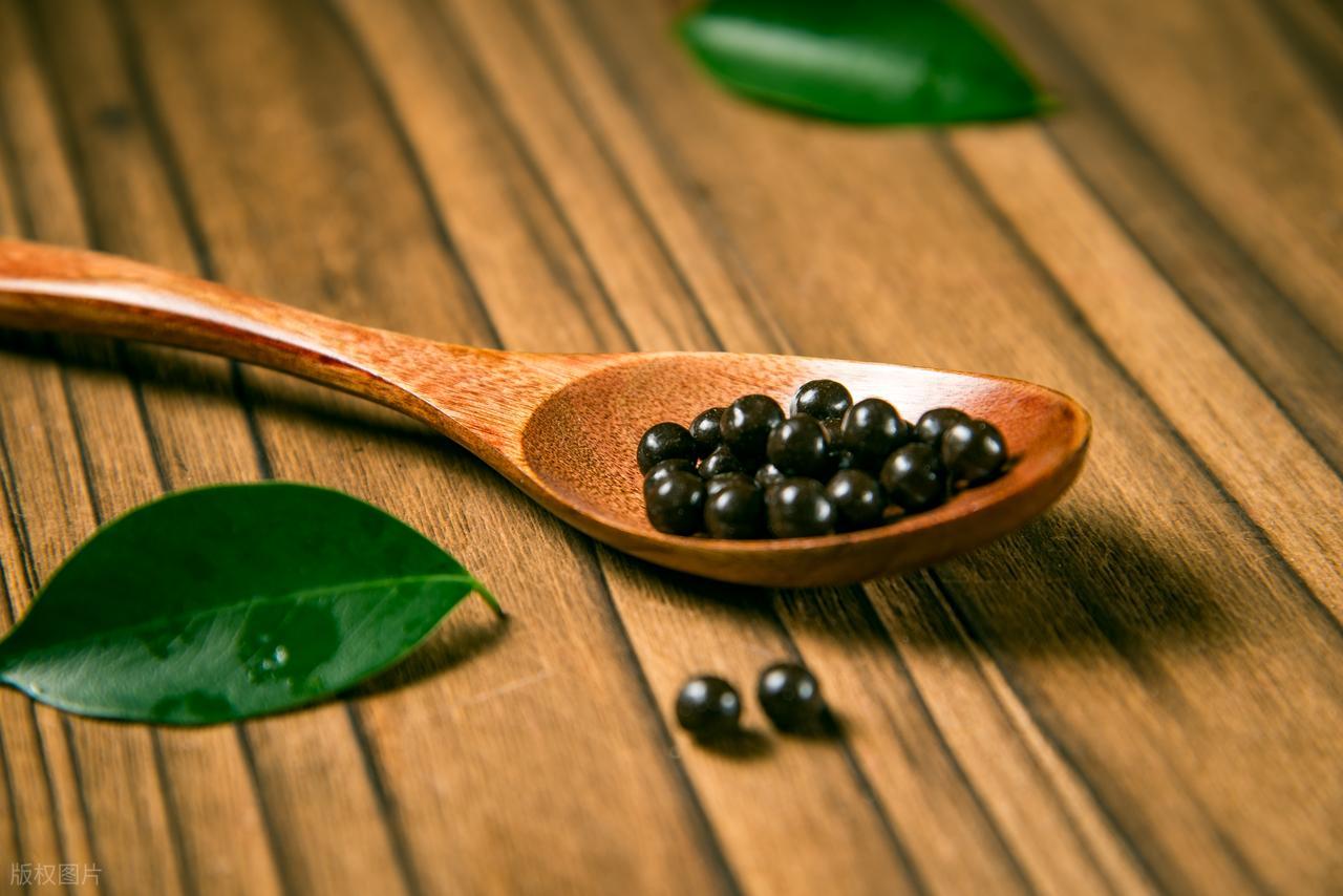 To remove dampness, first strengthen the spleen; to strengthen the ...